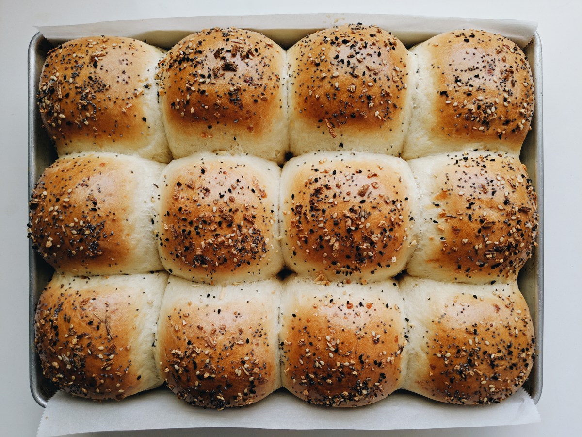 Cheesy Everything Buns – Average Ariel