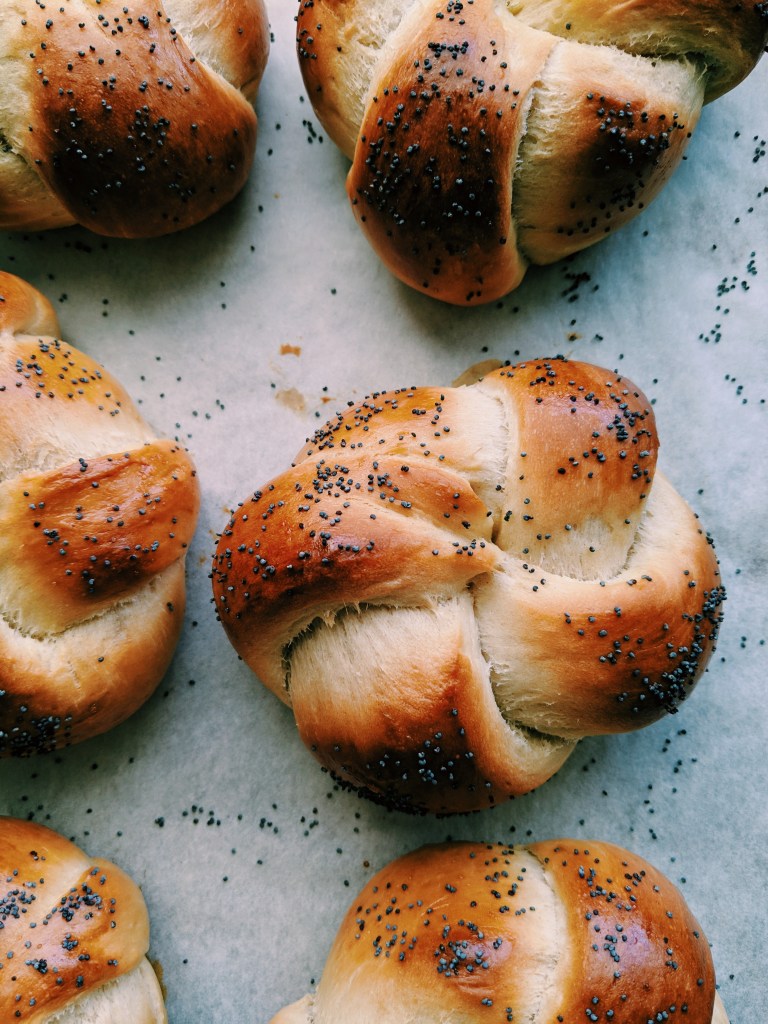 Challah Knots – Average Ariel