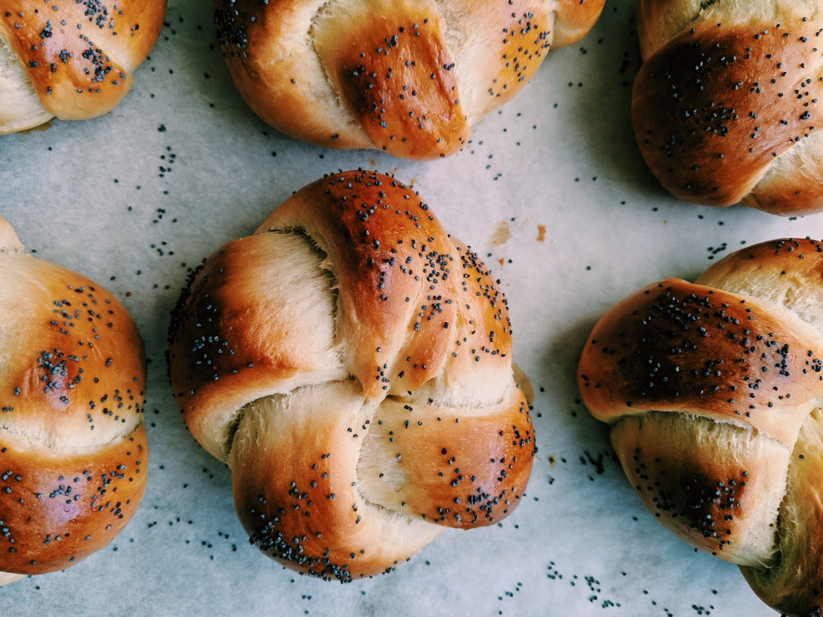 Challah Knots – Average Ariel